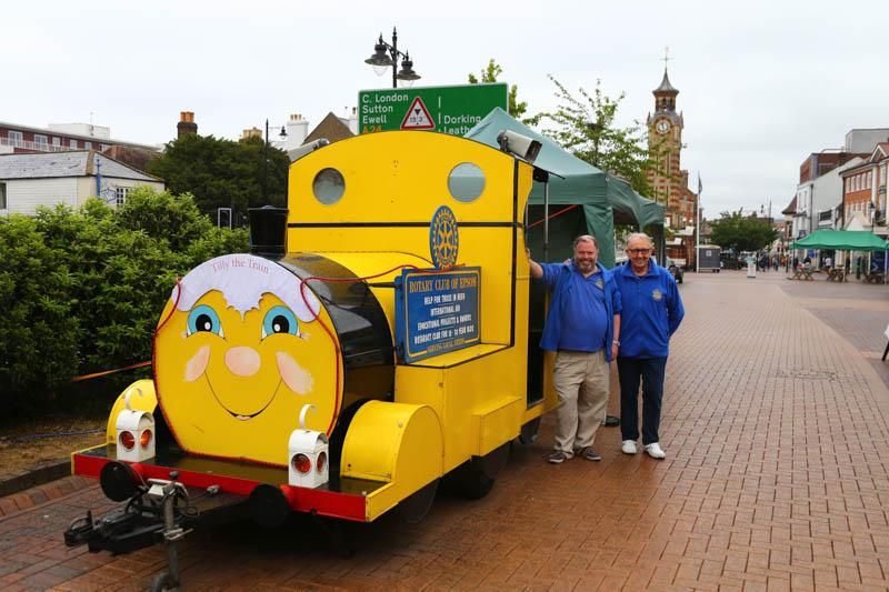 Tilly the Train leads Epsom Rotary Club's annual Santa Run this ...