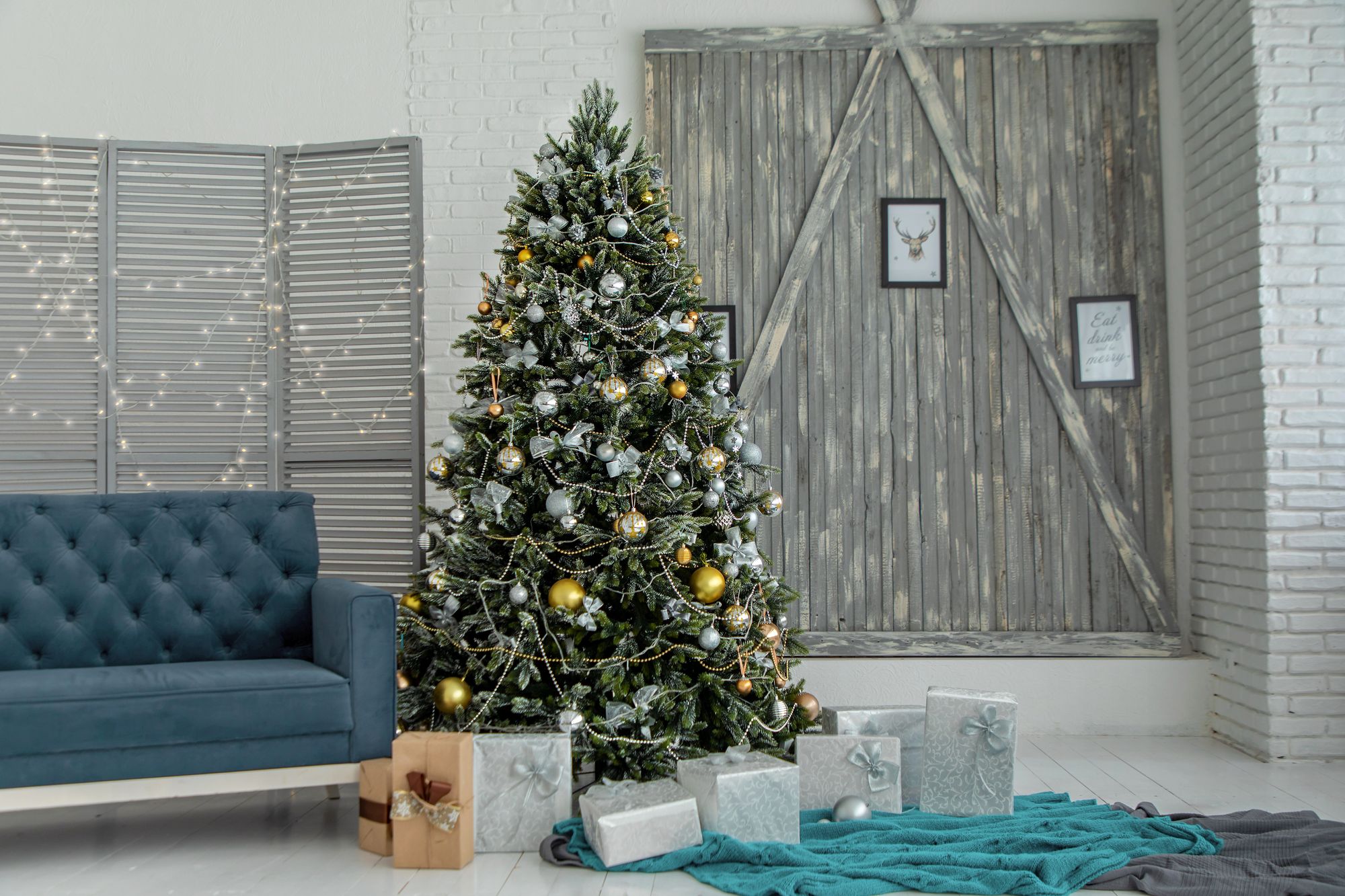 Six Household Items That Can Make Your Real Christmas Tree Last Longer six-household-items-that-can-make-your-real-christmas-tree-last-longer