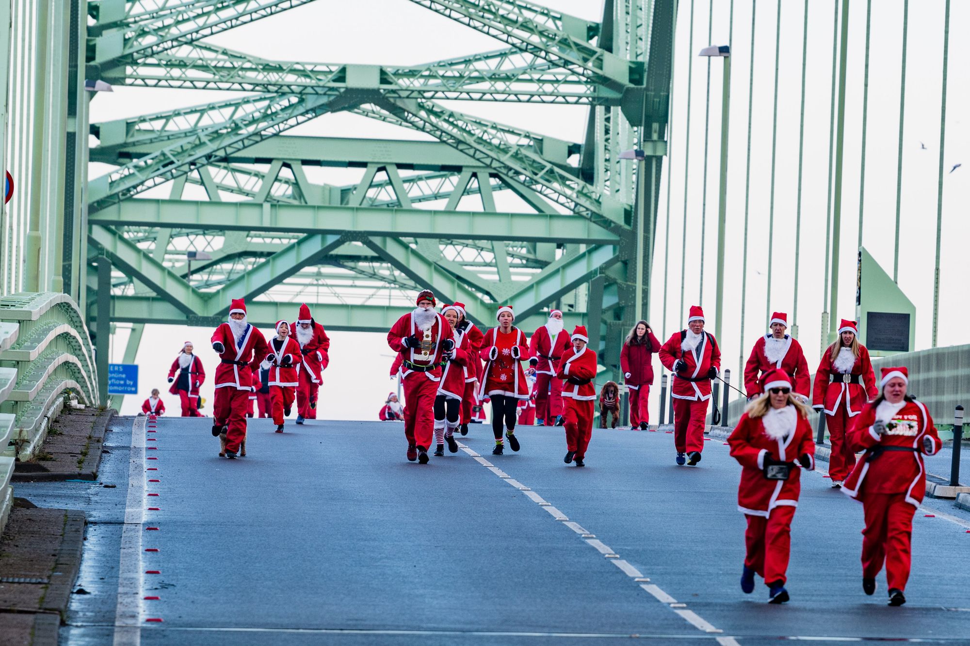 Organisers 'thrilled' as hundreds complete Halton Santa Dash 2022 ...