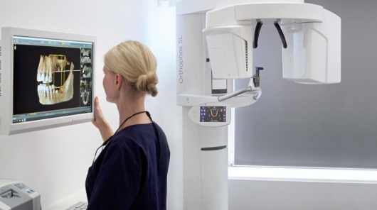 Dr. Lotta Droste - Zahnärztin in München