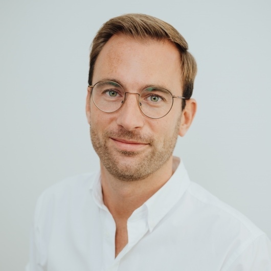 Dr. med. Philipp Bergmann - Plastischer & Ästhetischer Chirurg Hamburg