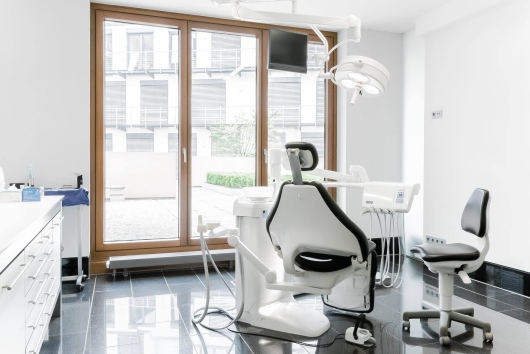 Dr. med. Axel Grube - Mund-Kiefer-Gesichtschirurg, Oralchirurg Bielefeld