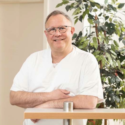 Dr. med. Marc Richard Fieler - Internist, Gastroenterologe ...