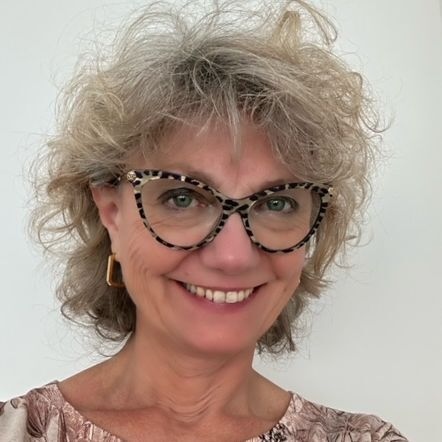 Dr. med. Yvonne Deutschmannek-Gofron - Internistin, Kardiologin Düsseldorf