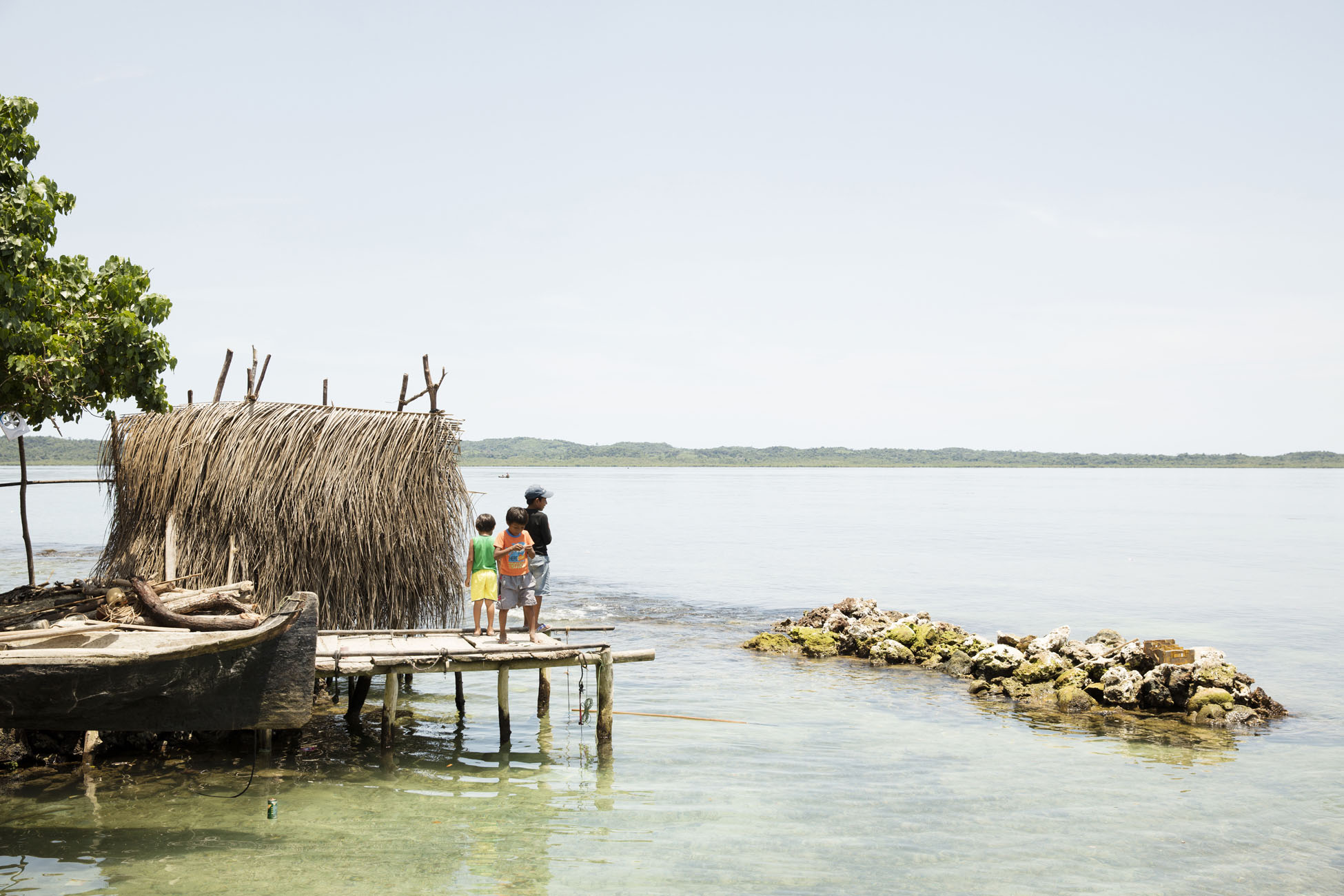 Fishing and playing, Isla Soledad Mandinga, Guna Yala - Joel Redman