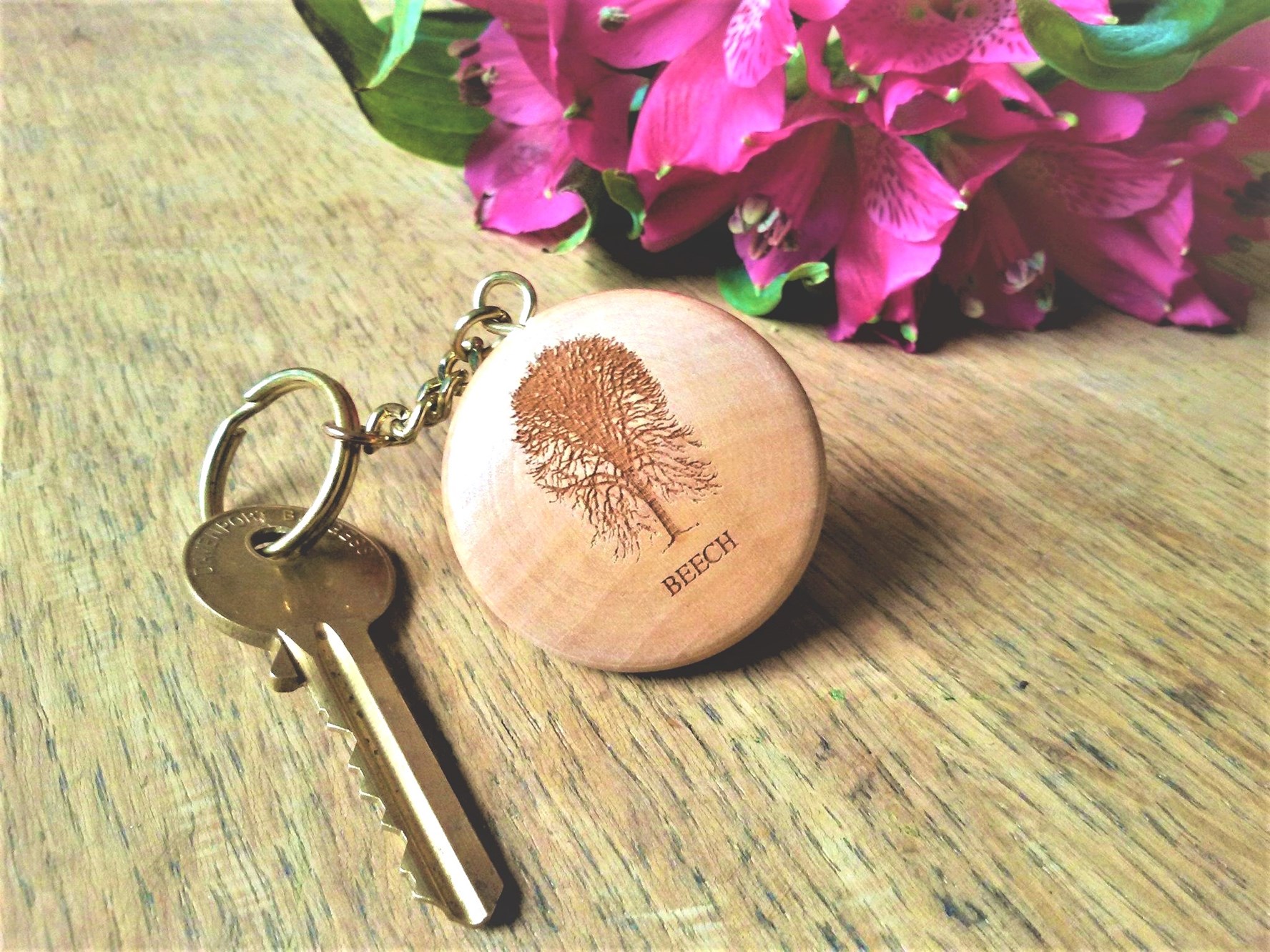 Round wooden keyring engraved with your favourite tree