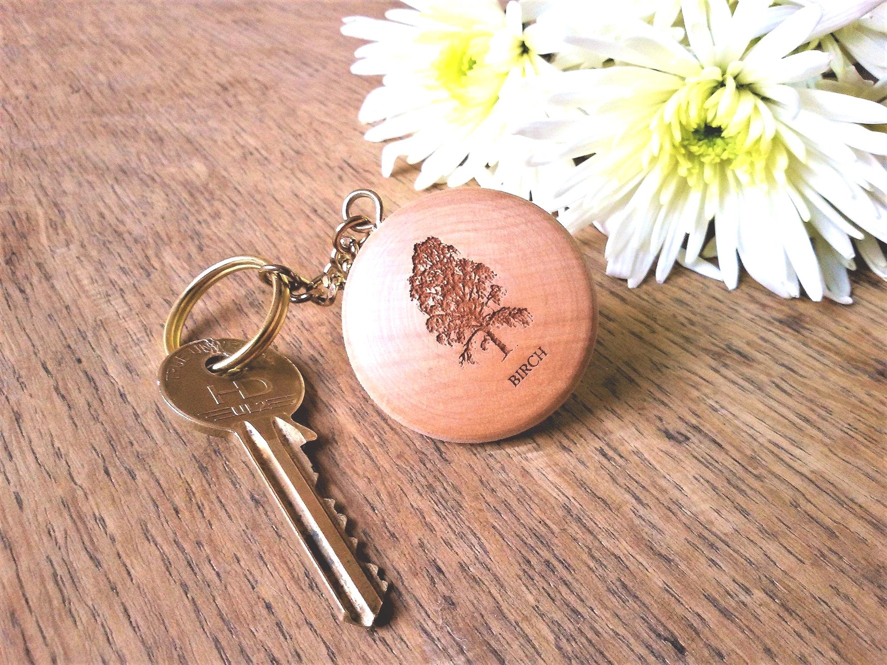 Round wooden keyring engraved with your favourite tree