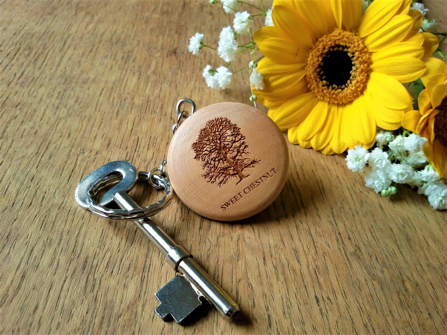 Round wooden keyring engraved with your favourite tree
