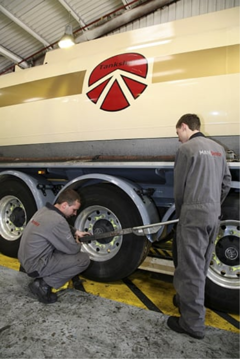 Mini Clipper Logistics stacks up the years - News - Commercial Motor