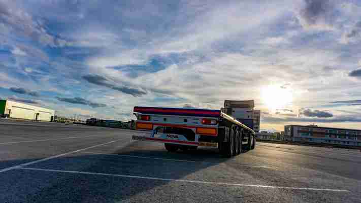 Nova Trailer - Commercial Motor