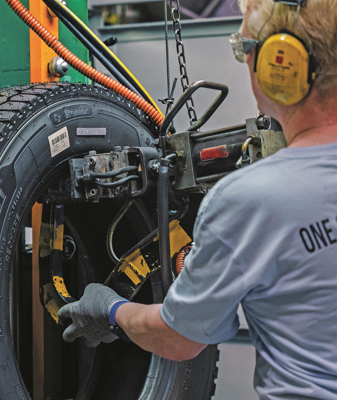 What you need to know about retread truck tyres - Knowledge Hub ...