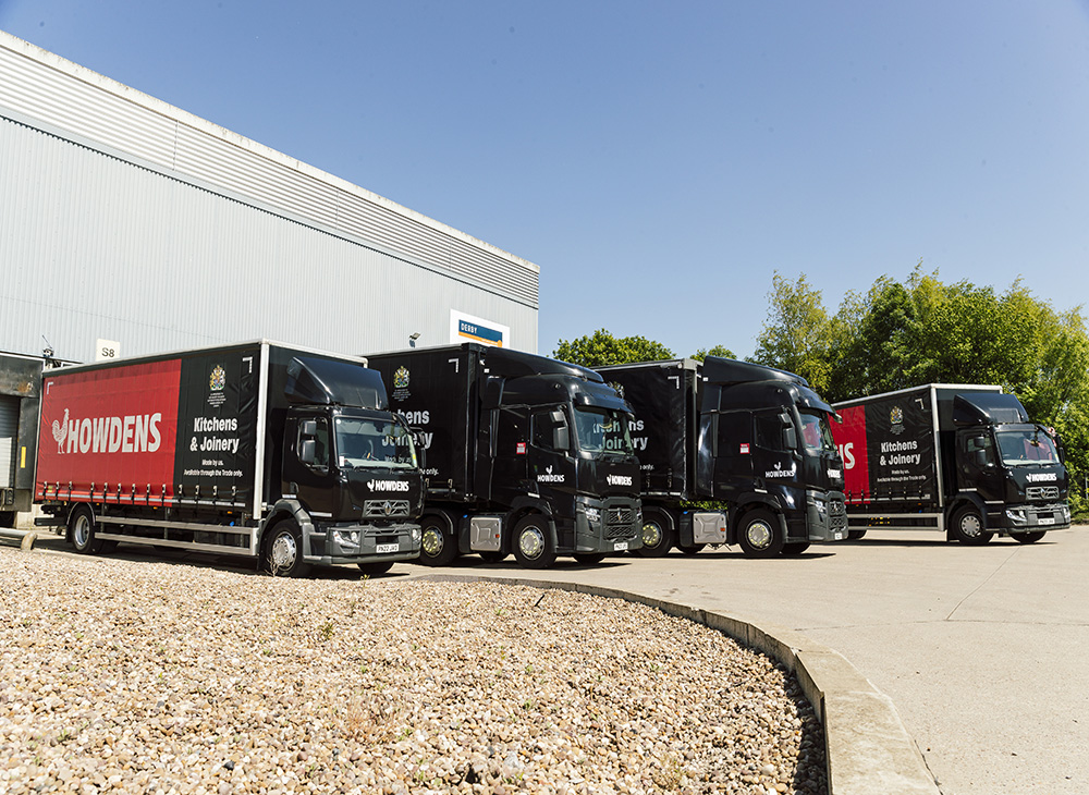 Hexagon Leasing has supplied Yusen Logistics with 58 new Renault trucks ...