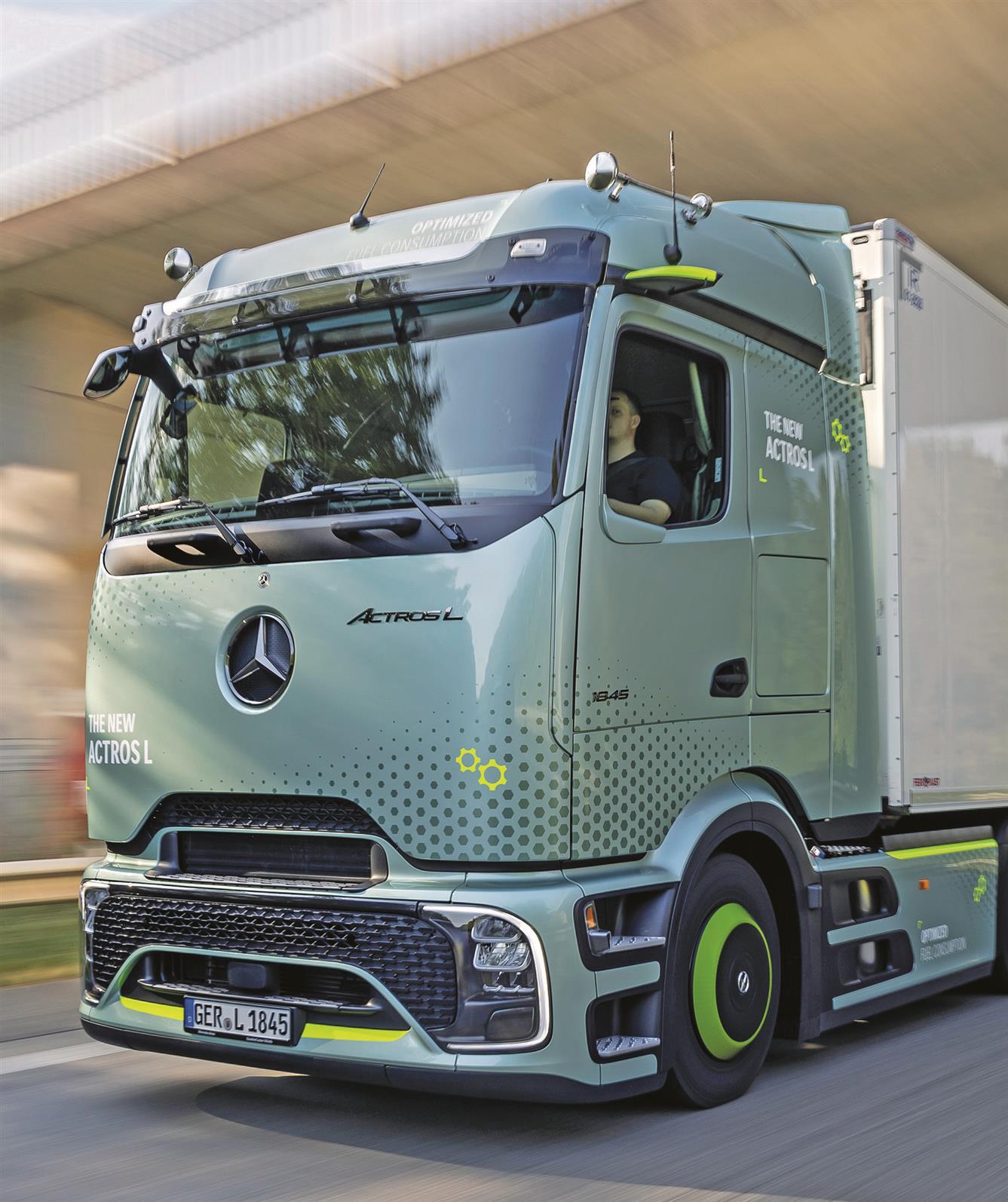 Mercedes-Benz Actros L ProCabin review - Knowledge Hub - Commercial Motor