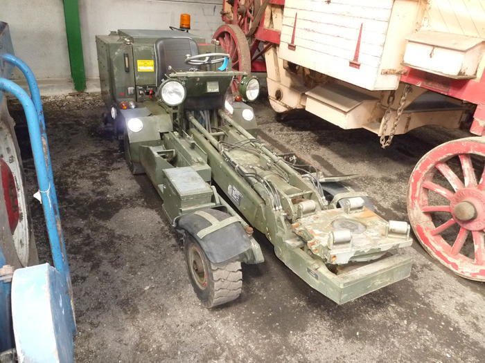 1986 PORTSMOUTH Aviation Ltd Type W Mk.2 Trolley Weapon Loading TUG ...