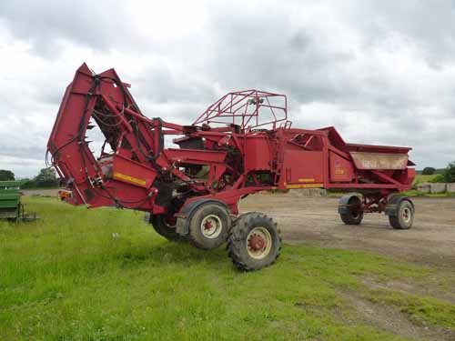 CTM 9033 Pre-Cleaner sugar beet cleaner/loader. Complete with driving ...