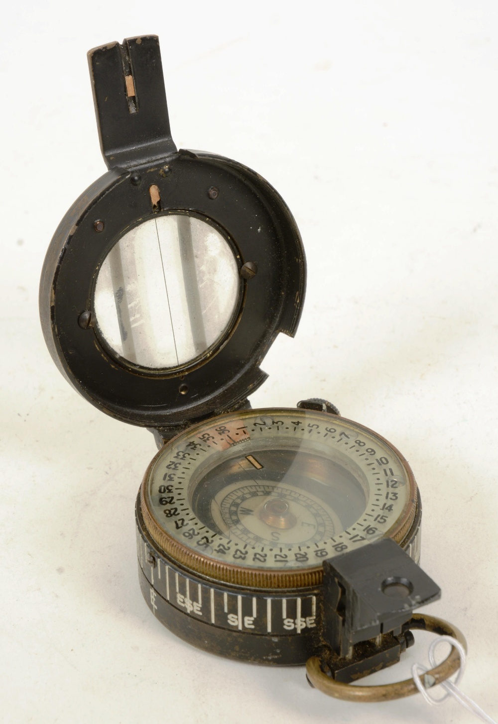 World War II compass by TG Co Ltd, London No.B307070, 1944 MkIII