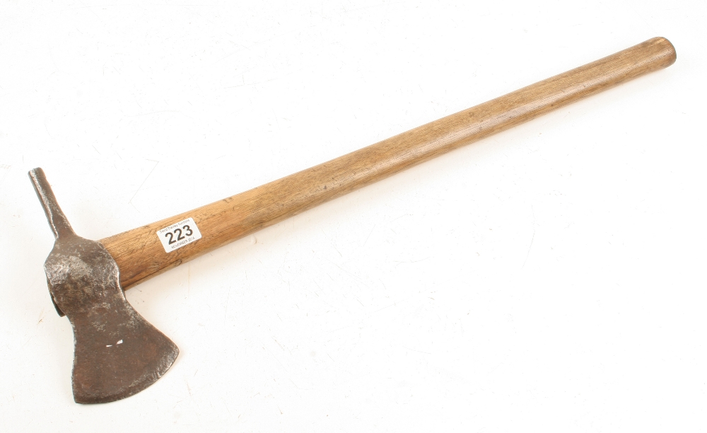 A butchers pole axe G