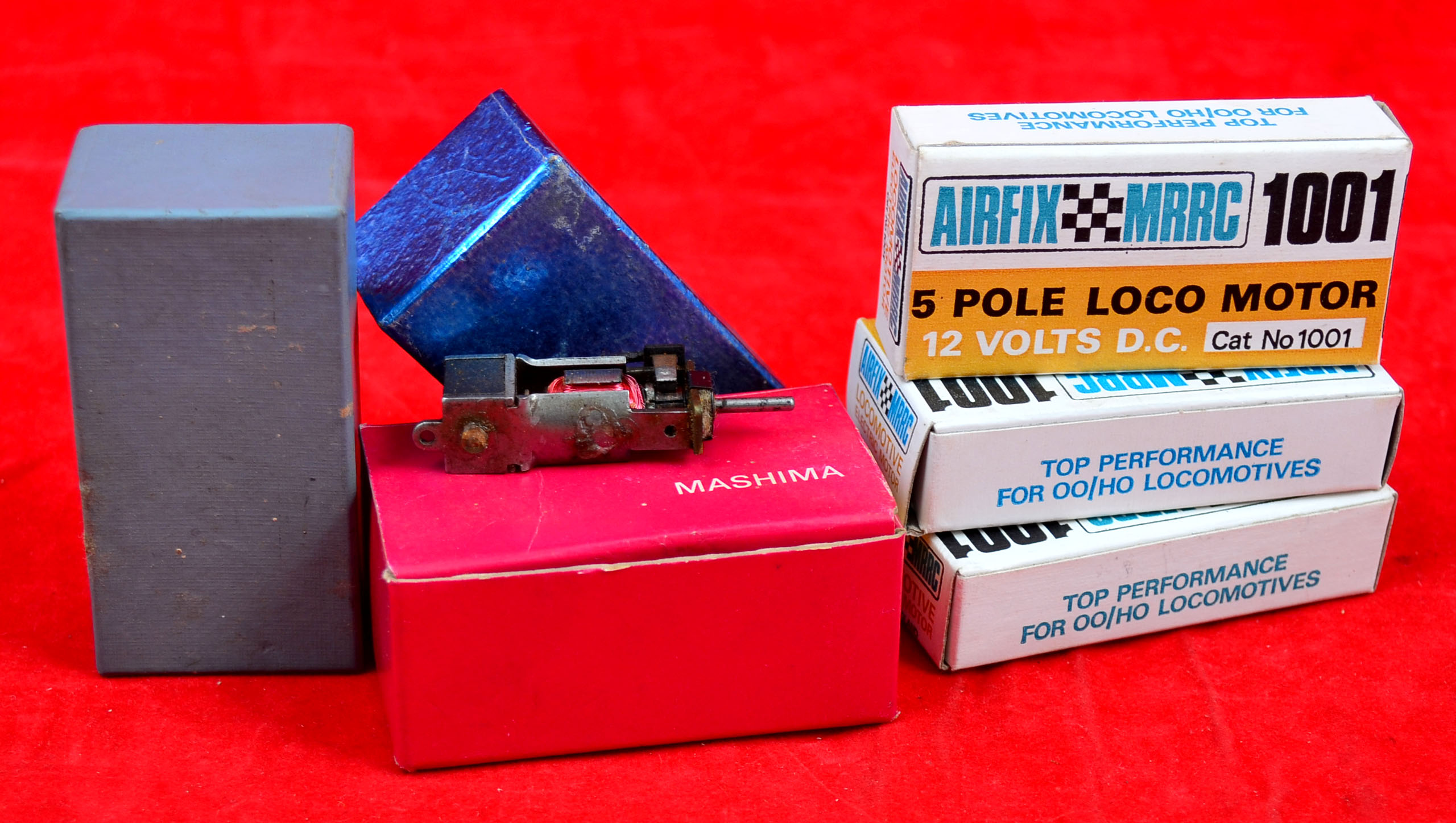 Six model railway locomotive motors: includes 3x Airfix 1001 5-pole ...