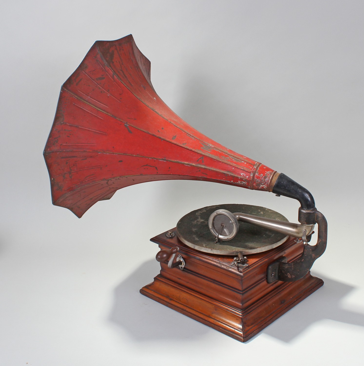 Early 20th Century horn Gramophone "The New Cecil Zonophone", with a ...