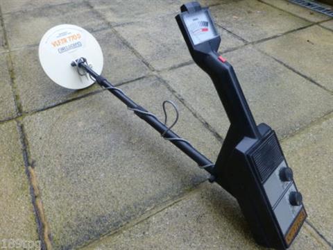 C-SCOPE VLF TR 770D METAL DETECTOR. Classic and popular older model ...