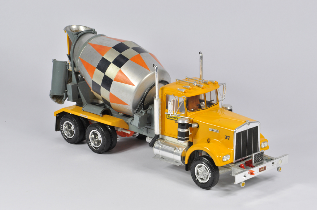 Original Early Issue AMT 1/24 scale Kenworth Challenge Transit Cement ...