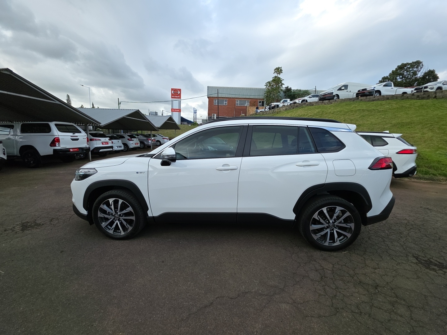 Toyota Corolla Cross 1.8 XR Hybrid for sale in KZN - Stanger - Carfind ...