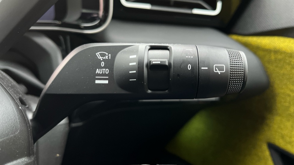 2025 75 RENAULT MG 5 iconic five