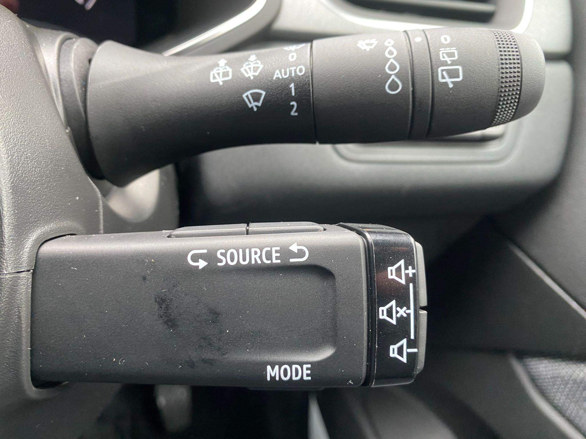 2025 75 RENAULT CAPTUR techno