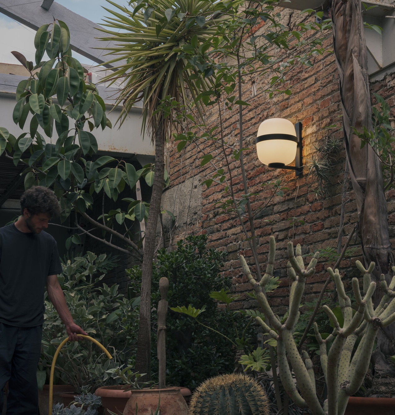 Outdoor wall lamp, Wally Cesta, black, IP65, Ø33cm, H36cm - Santa ...