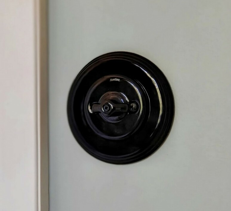 Light switch, Garby Colonial, Single, Black porcelain, Two way x2 ...