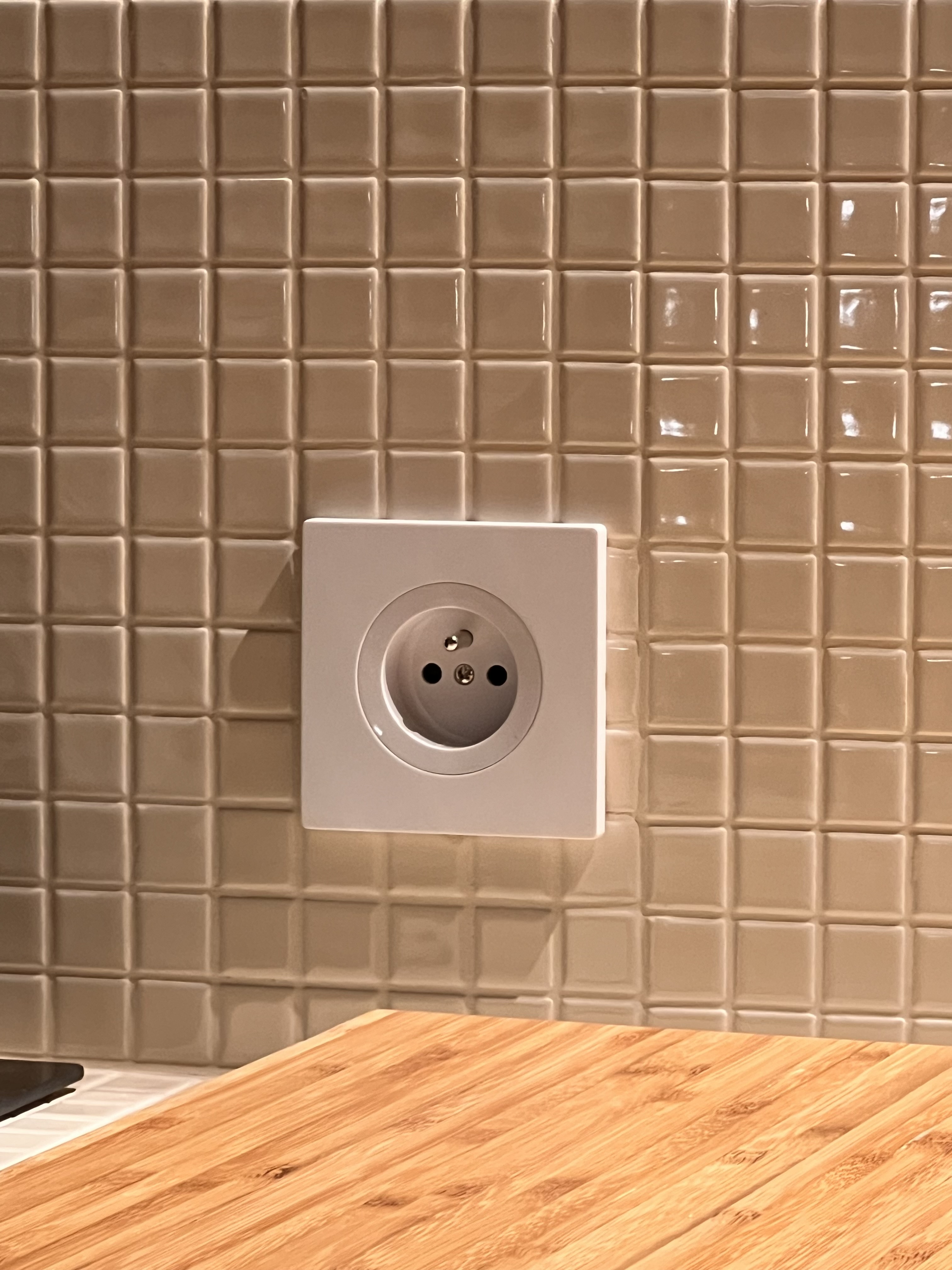 Prise, DOM, Simple, Blanc glossy, Prise-PC x1, L7,1cm, H7,1cm - Fontini ...