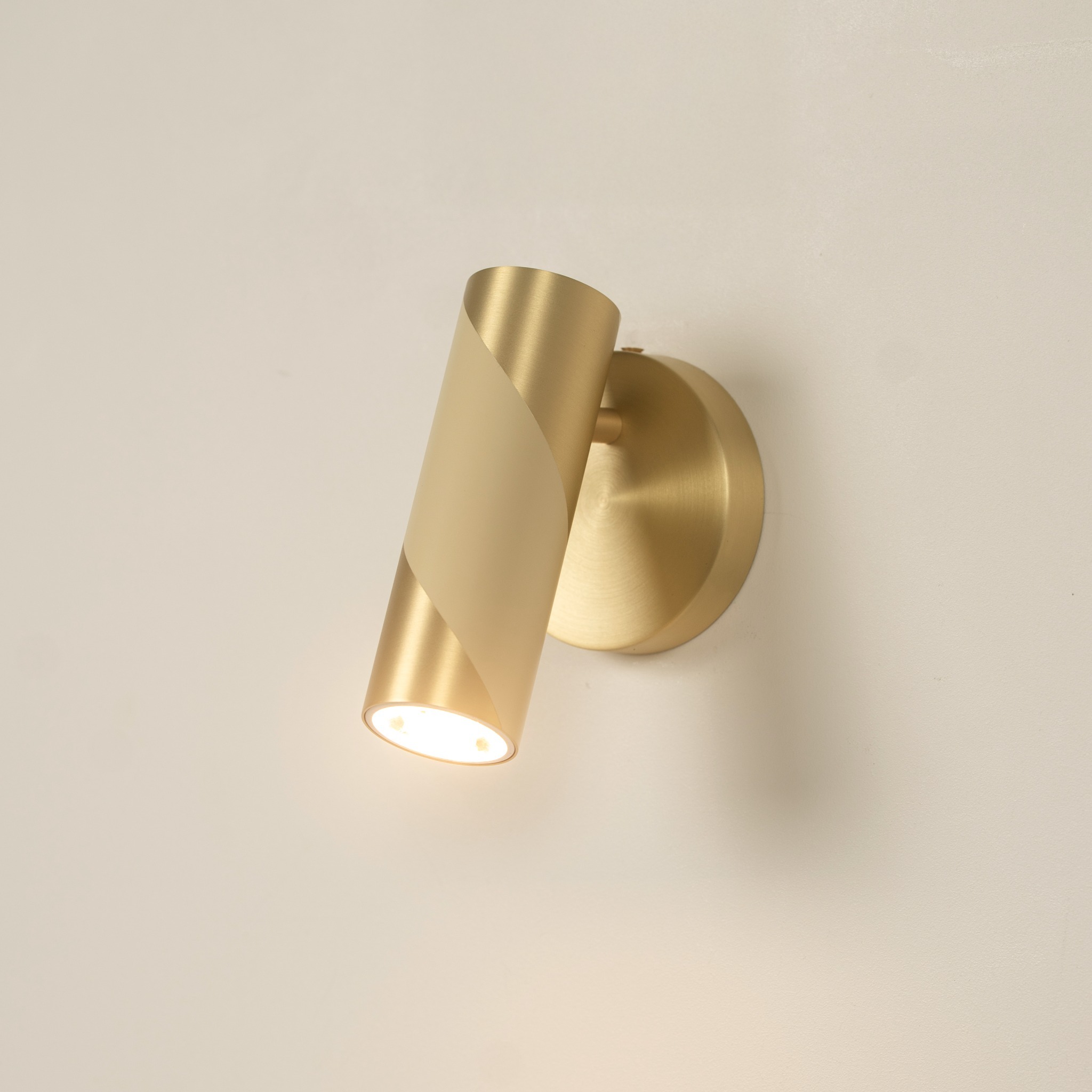 Spot, Candy, laiton satiné, LED, dim, 2700K, 630 lm, L5,2cm, H15,5cm ...