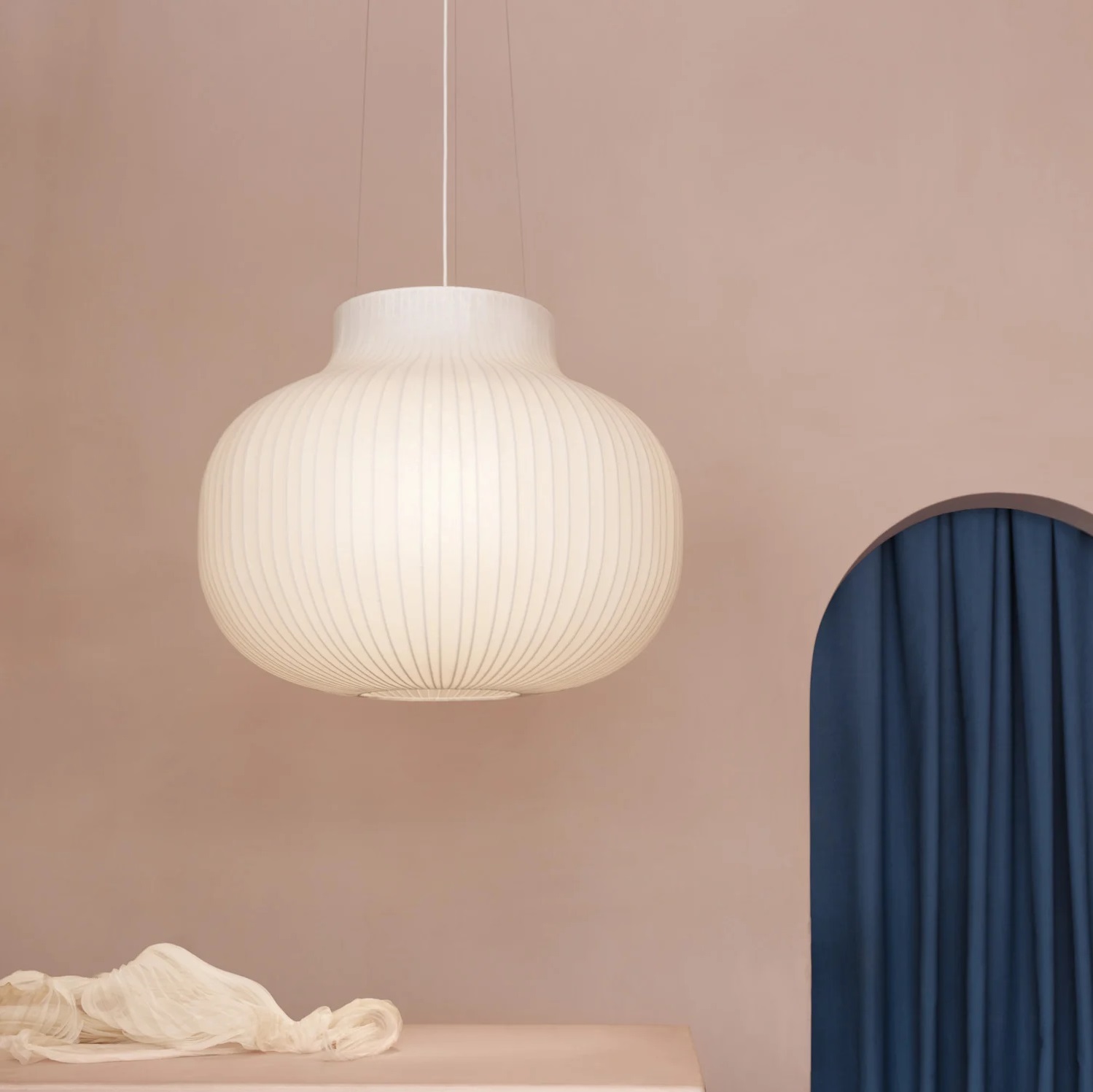 Pendant light, Strand Closed, white, Ø45cm, H36,4cm - MUUTO - Nedgis ...