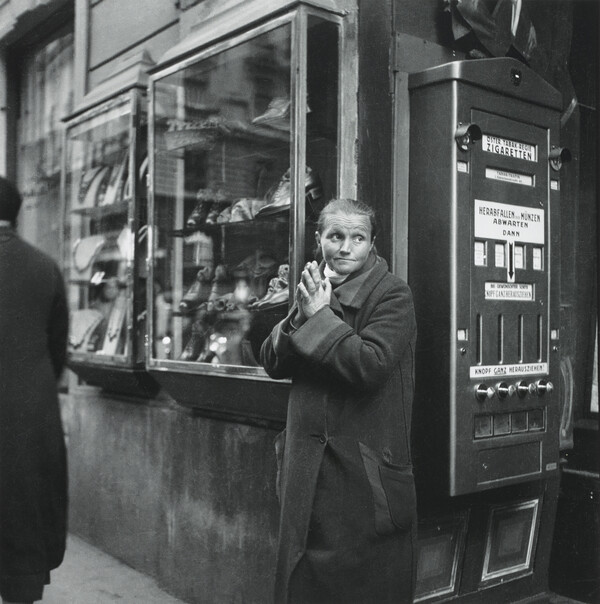 Woman, Vienna by Edith Tudor-Hart | National Galleries of Scotland