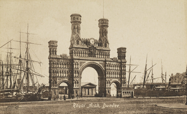 Royal Arch, Dundee by Valentine & Sons | National Galleries of Scotland