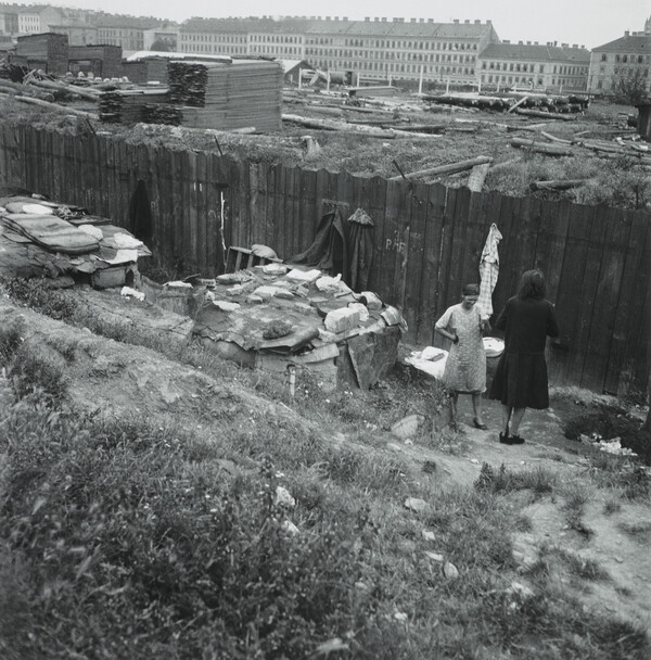 Slum Housing, Vienna by Edith Tudor-Hart | National Galleries of Scotland