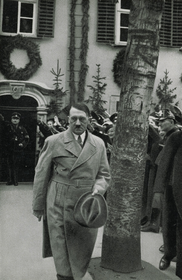 Adolf Hitler visits Schiller's house in Weimar | National Galleries of ...