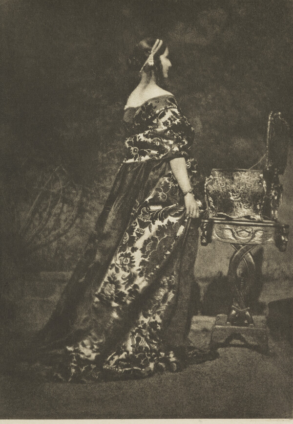 Miss Isabella Glyn, b. 1823. Actress. (Formerly identified as 'Miss ...