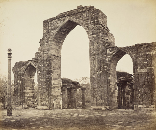 Great Arch and Iron Pillar, Kutub by Samuel Bourne | National Galleries ...