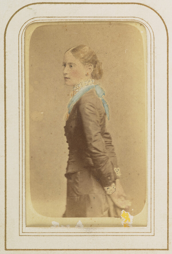 Unidentified woman by Albert Lomer & Co | National Galleries of Scotland