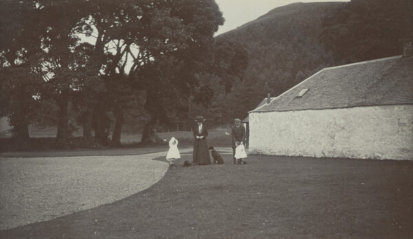 As above with Aunt Marion Howatson | National Galleries of Scotland