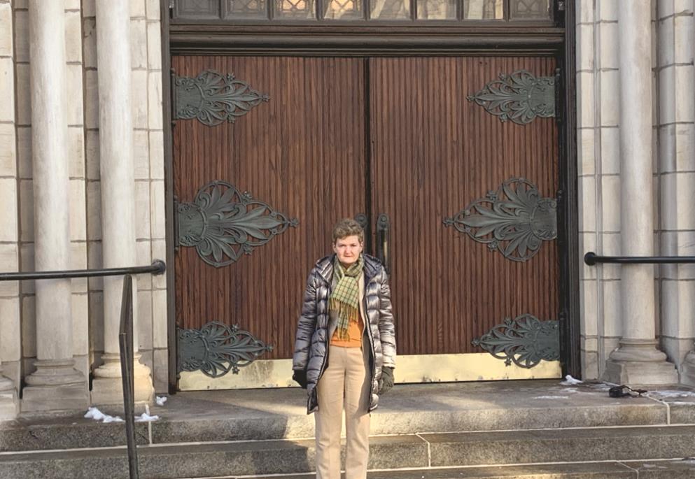 WOMAN SAYS CHURCH OFFERED LITTLE SANCTUARY FROM EX-CON - Chicago Sun-Times