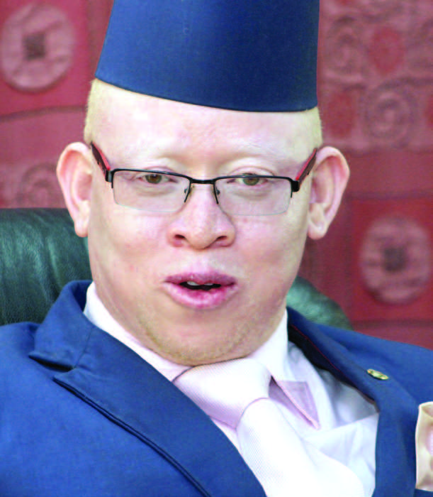 Mwaura big win as court gives him back job - People Daily