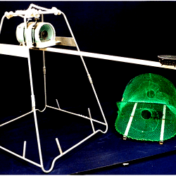 Baited underwater video (left) and opera-house trap (right).