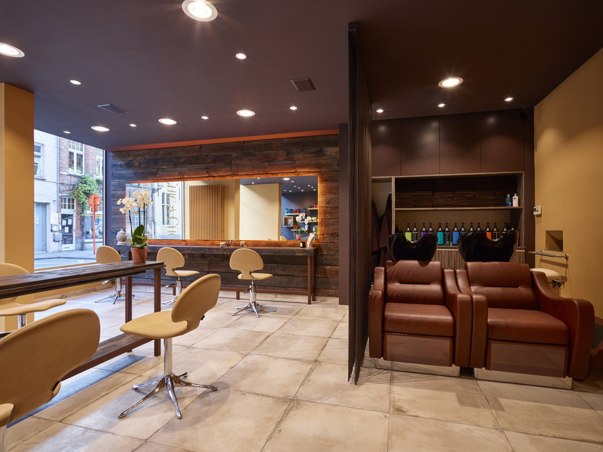 Realisatie kapsalon inrichting Brugge | Nieuw… | Interlook Design