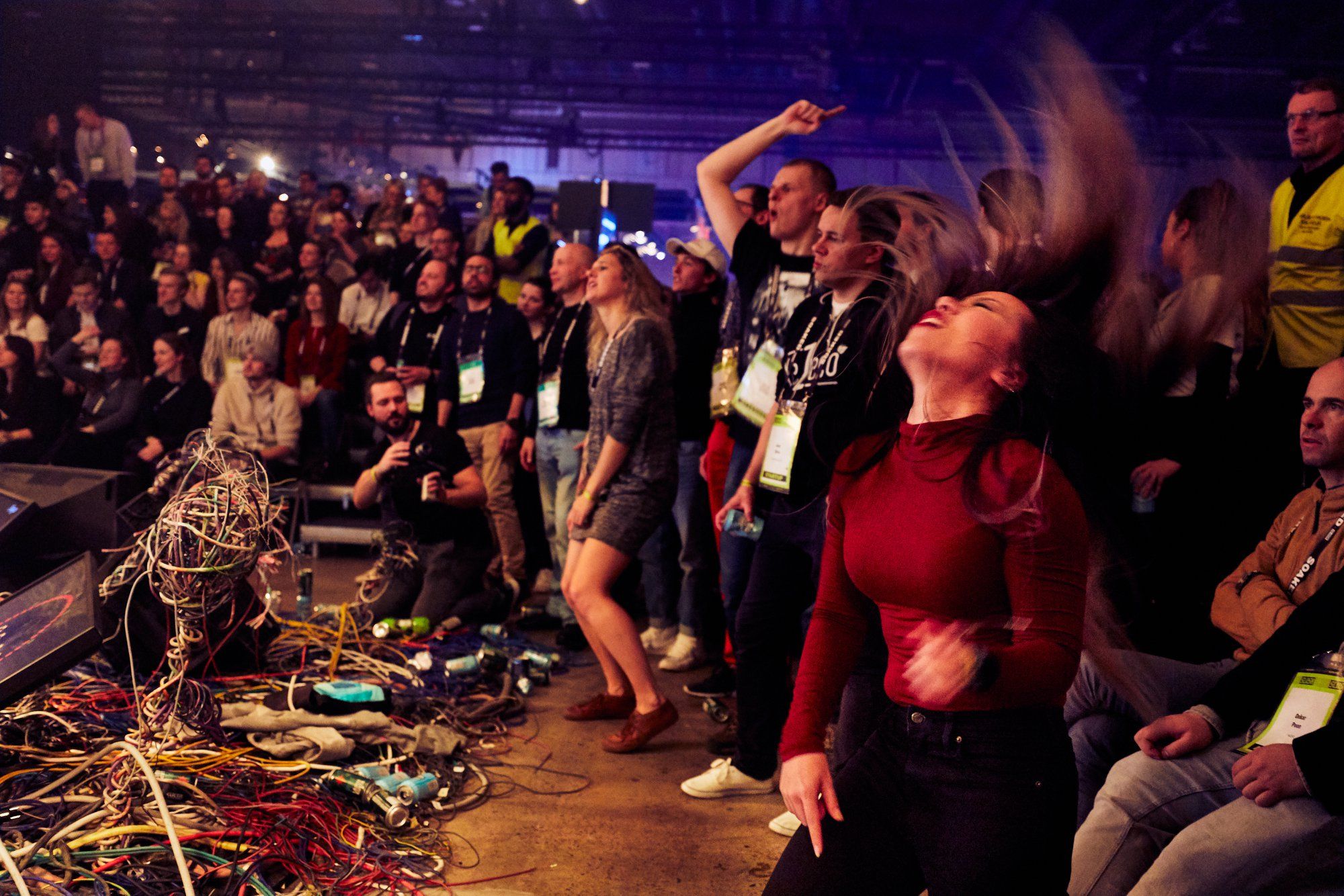 How can bars with live music benefit from karaoke?