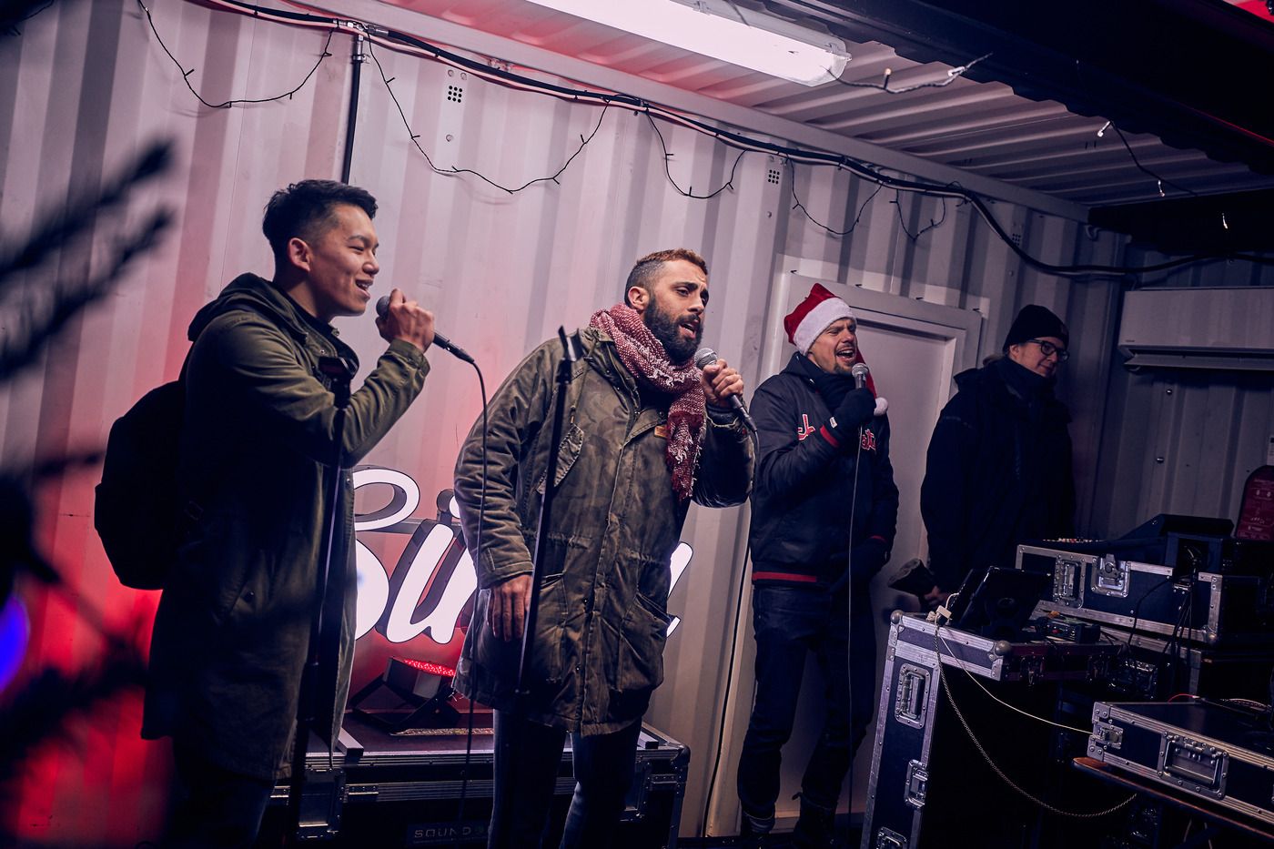 8 easy tips for Christmas caroling