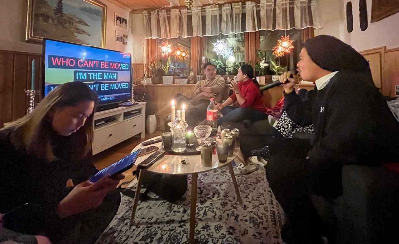 How to sing karaoke on an iPad