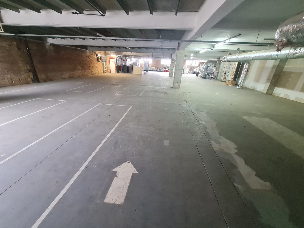 Prime Large Retail unit – Medhursts