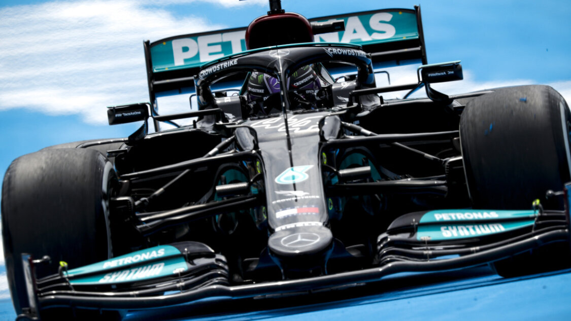 Hamilton niet blij met keuze Mercedes: "Dit is wat je dan krijgt ...